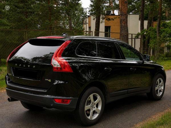 Melns Volvo XC60 2011 Viļņa, ar dzinēja tilpumu 1.98 L un nobraukumu 293 tūkst. km par 8900 €, foto 9 vietnē AUTOMOTO.COM.LV