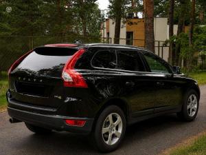 Black Volvo XC60 2011 in Vilnius, with an engine capacity of 1.98 L and mileage of 293 thousand km for 8900 €, photo 10 on AUTOMOTO.COM.LV