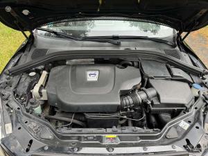Black Volvo XC60 2011 in Vilnius, with an engine capacity of 1.98 L and mileage of 293 thousand km for 8900 €, photo 24 on AUTOMOTO.COM.LV