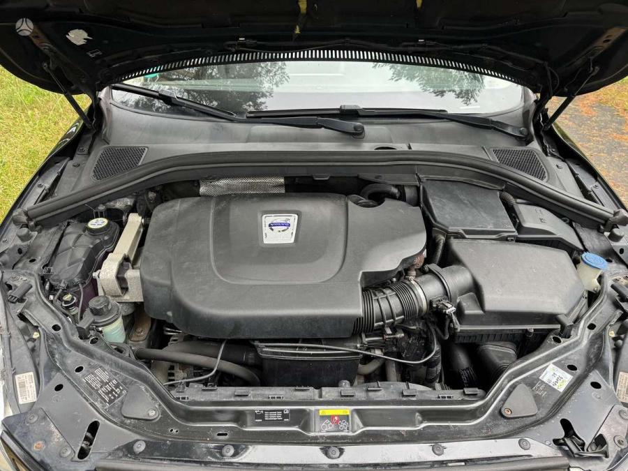 Black Volvo XC60 2011 in Vilnius, with an engine capacity of 1.98 L and mileage of 293 thousand km for 8900 €, photo 24 on AUTOMOTO.COM.LV