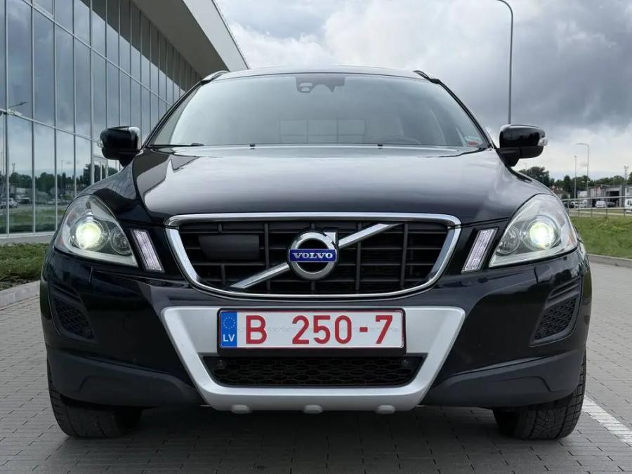Melns Volvo XC60 2011 Rēzekne, ar dzinēja tilpumu 2.40 L un nobraukumu 267 tūkst. km par 7990 €, foto 1 vietnē AUTOMOTO.COM.LV