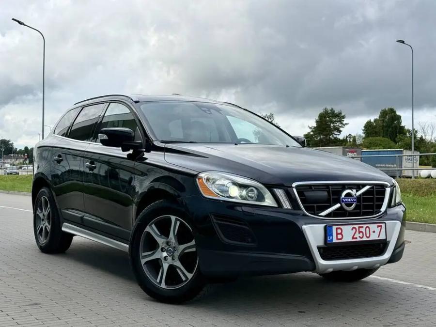 Melns Volvo XC60 2011 Rēzekne, ar dzinēja tilpumu 2.40 L un nobraukumu 267 tūkst. km par 7990 €, foto 4 vietnē AUTOMOTO.COM.LV