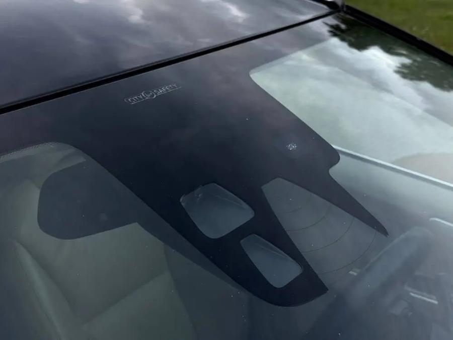Melns Volvo XC60 2011 Rēzekne, ar dzinēja tilpumu 2.40 L un nobraukumu 267 tūkst. km par 7990 €, foto 11 vietnē AUTOMOTO.COM.LV