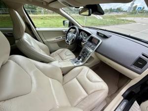Melns Volvo XC60 2011 Rēzekne, ar dzinēja tilpumu 2.40 L un nobraukumu 267 tūkst. km par 7990 €, foto 14 vietnē AUTOMOTO.COM.LV