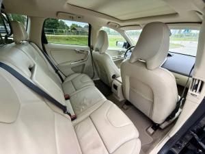 Melns Volvo XC60 2011 Rēzekne, ar dzinēja tilpumu 2.40 L un nobraukumu 267 tūkst. km par 7990 €, foto 15 vietnē AUTOMOTO.COM.LV