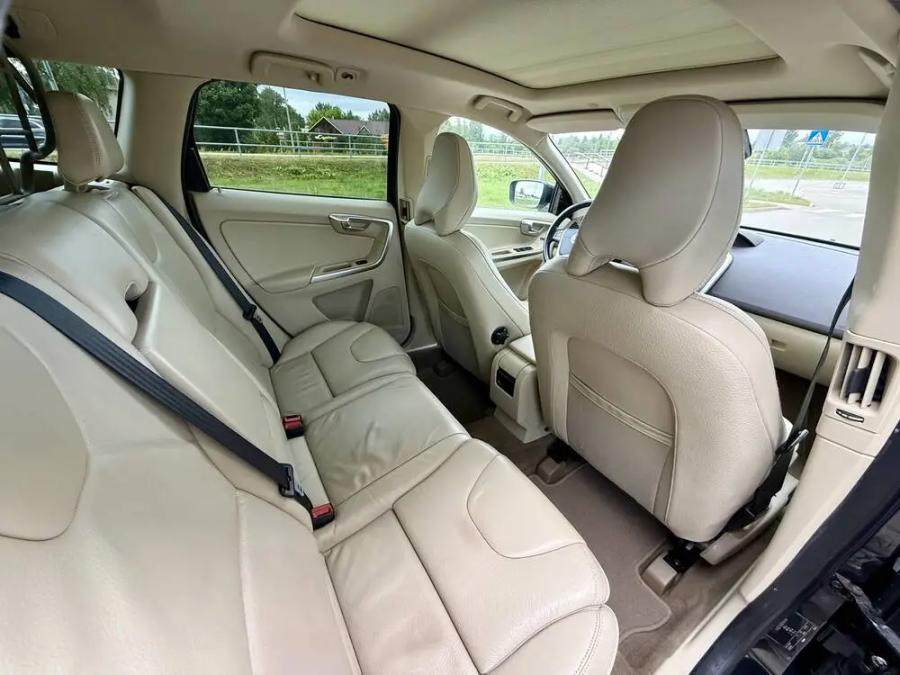 Melns Volvo XC60 2011 Rēzekne, ar dzinēja tilpumu 2.40 L un nobraukumu 267 tūkst. km par 7990 €, foto 15 vietnē AUTOMOTO.COM.LV