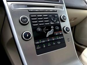 Melns Volvo XC60 2011 Rēzekne, ar dzinēja tilpumu 2.40 L un nobraukumu 267 tūkst. km par 7990 €, foto 20 vietnē AUTOMOTO.COM.LV