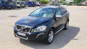 Melns Volvo XC60 2011 Tauragė, ar dzinēja tilpumu 2.00 L un nobraukumu 273 tūkst. km par 8000 €, foto  vietnē AUTOMOTO.COM.LV