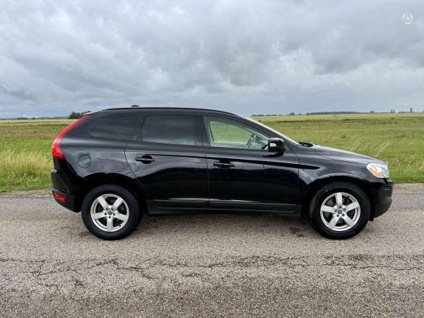 Black Volvo XC60 2011 in Vilkaviskis, with an engine capacity of 1.98 L and mileage of 305 thousand km for 8500 €, photo 6 on AUTOMOTO.COM.LV