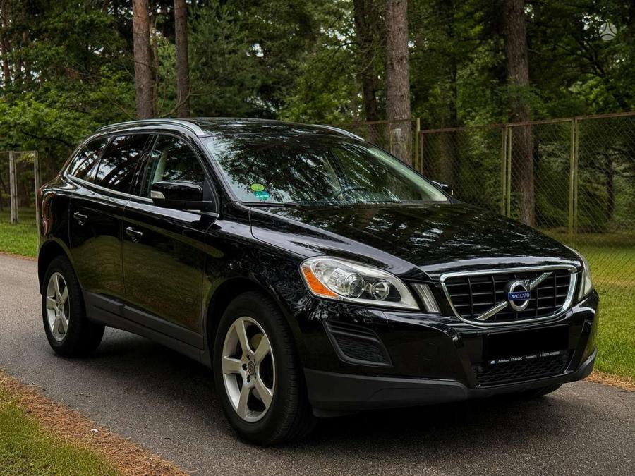 Black Volvo XC60 2011 in Vilnius, with an engine capacity of 1.98 L and mileage of 293 thousand km for 7400 €, photo 6 on AUTOMOTO.COM.LV
