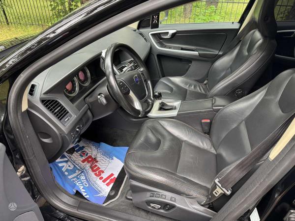 Черный Вольво ХС60 2011 в Вильнюс, объемом двигателя 1.98 л и пробегом 293 тыс. км за 7400 €, фото 10 на AUTOMOTO.COM.LV