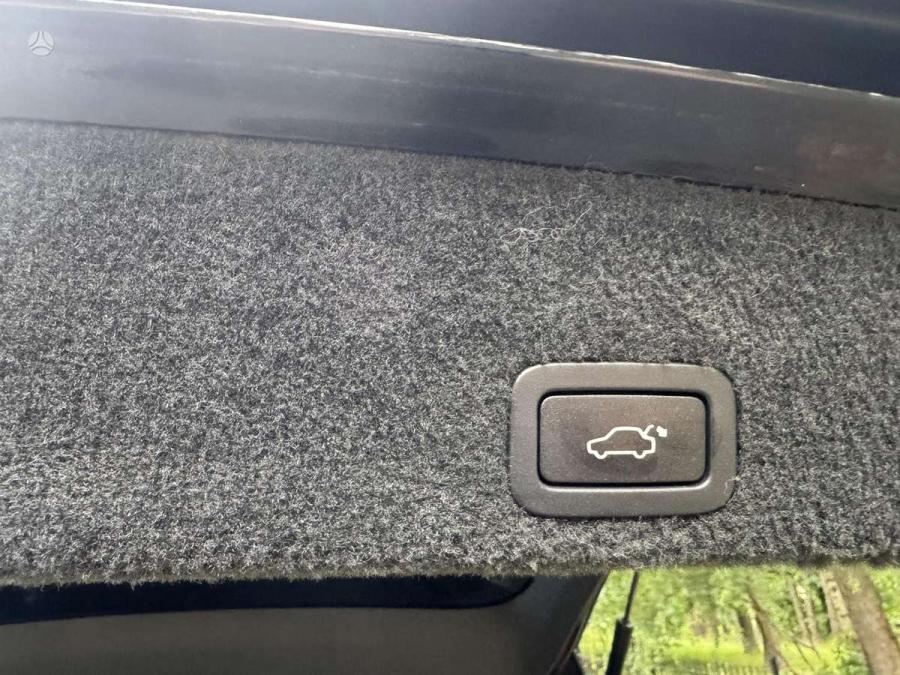 Black Volvo XC60 2011 in Vilnius, with an engine capacity of 1.98 L and mileage of 293 thousand km for 7400 €, photo 24 on AUTOMOTO.COM.LV