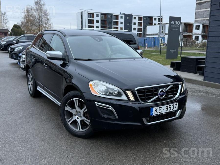 Melns Volvo XC60 2011 Jelgava, ar dzinēja tilpumu 2.00 L un nobraukumu 0 tūkst. km par 8000 €, foto 1 vietnē AUTOMOTO.COM.LV