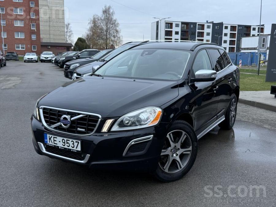 Melns Volvo XC60 2011 Jelgava, ar dzinēja tilpumu 2.00 L un nobraukumu 0 tūkst. km par 8000 €, foto 3 vietnē AUTOMOTO.COM.LV