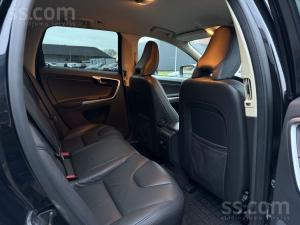 Melns Volvo XC60 2011 Jelgava, ar dzinēja tilpumu 2.00 L un nobraukumu 0 tūkst. km par 8000 €, foto 11 vietnē AUTOMOTO.COM.LV