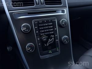 Melns Volvo XC60 2011 Jelgava, ar dzinēja tilpumu 2.00 L un nobraukumu 0 tūkst. km par 8000 €, foto 13 vietnē AUTOMOTO.COM.LV