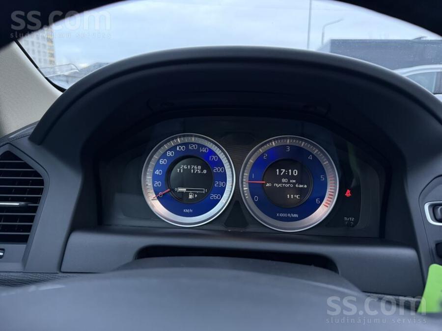 Melns Volvo XC60 2011 Jelgava, ar dzinēja tilpumu 2.00 L un nobraukumu 0 tūkst. km par 8000 €, foto 14 vietnē AUTOMOTO.COM.LV