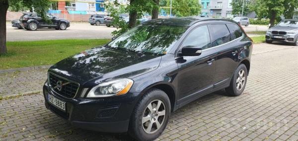 Melns Volvo XC60 2011 Rīga, ar dzinēja tilpumu 2.40 L un nobraukumu 249 tūkst. km par 8500 €, foto 1 vietnē AUTOMOTO.COM.LV