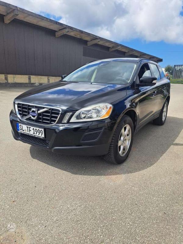 Black Volvo XC60 2011 in Klaipeda, with an engine capacity of 2.00 L and mileage of 276 thousand km for 8250 €, photo 1 on AUTOMOTO.COM.LV