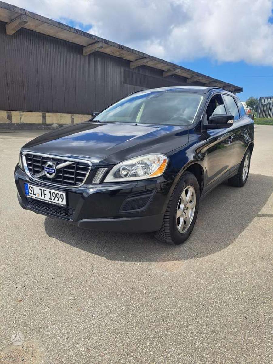 Black Volvo XC60 2011 in Klaipeda, with an engine capacity of 2.00 L and mileage of 276 thousand km for 8250 €, photo 1 on AUTOMOTO.COM.LV