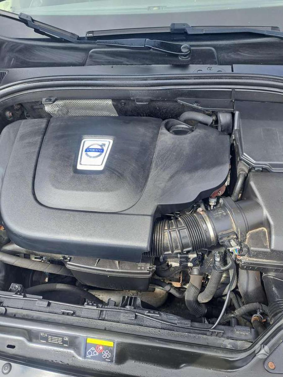 Black Volvo XC60 2011 in Klaipeda, with an engine capacity of 2.00 L and mileage of 276 thousand km for 8250 €, photo 7 on AUTOMOTO.COM.LV