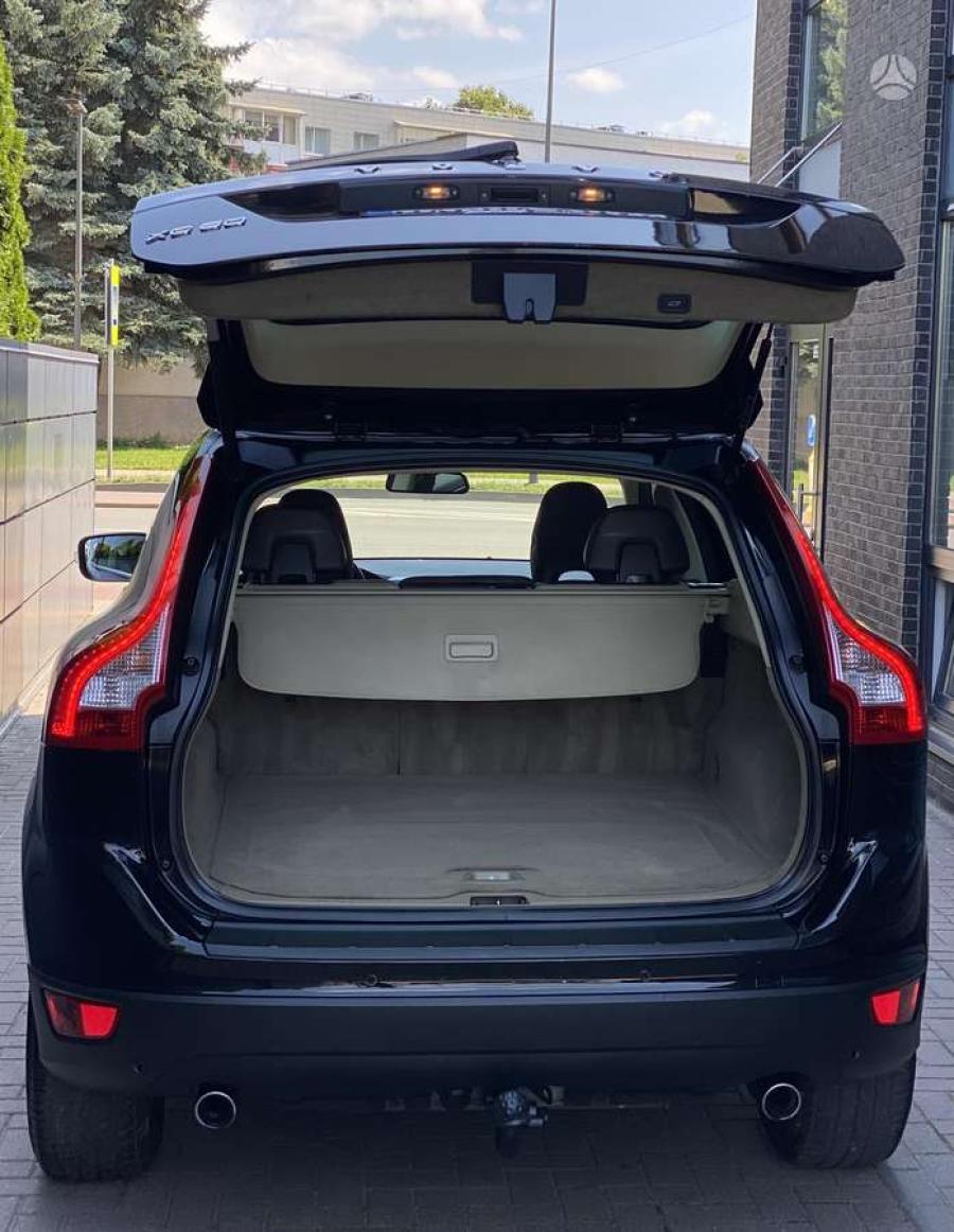 Black Volvo XC60 2011 in Marijampole, with an engine capacity of 2.40 L and mileage of 279 thousand km for 9999 €, photo 17 on AUTOMOTO.COM.LV