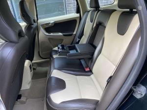 Black Volvo XC60 2011 in Marijampole, with an engine capacity of 2.40 L and mileage of 279 thousand km for 9999 €, photo 41 on AUTOMOTO.COM.LV