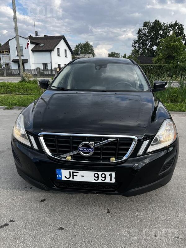 Black Volvo XC60 2011 in Jelgava, with an engine capacity of 2.00 L and mileage of 339 thousand km for 4600 €, photo 1 on AUTOMOTO.COM.LV