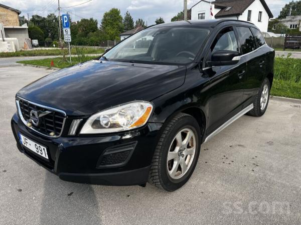 Black Volvo XC60 2011 in Jelgava, with an engine capacity of 2.00 L and mileage of 339 thousand km for 4600 €, photo 2 on AUTOMOTO.COM.LV