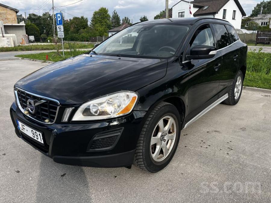 Melns Volvo XC60 2011 Jelgava, ar dzinēja tilpumu 2.00 L un nobraukumu 339 tūkst. km par 4600 €, foto 3 vietnē AUTOMOTO.COM.LV