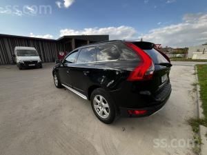 Melns Volvo XC60 2011 Jelgava, ar dzinēja tilpumu 2.00 L un nobraukumu 339 tūkst. km par 4600 €, foto 5 vietnē AUTOMOTO.COM.LV