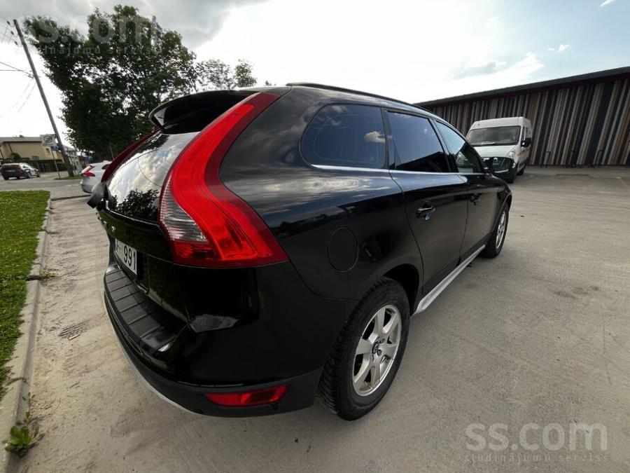 Melns Volvo XC60 2011 Jelgava, ar dzinēja tilpumu 2.00 L un nobraukumu 339 tūkst. km par 4600 €, foto 7 vietnē AUTOMOTO.COM.LV