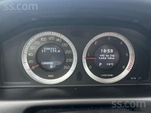 Melns Volvo XC60 2011 Jelgava, ar dzinēja tilpumu 2.00 L un nobraukumu 339 tūkst. km par 4600 €, foto 16 vietnē AUTOMOTO.COM.LV