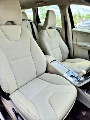 Black Volvo XC60 2011 in Siauliai, with an engine capacity of 3.20 L and mileage of 195 thousand km for 6900 €, photo 10 on AUTOMOTO.COM.LV