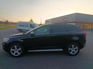 Black Volvo XC60 2011 in Ukmerge, with an engine capacity of 2.00 L and mileage of 281 thousand km for 6100 €, photo 4 on AUTOMOTO.COM.LV