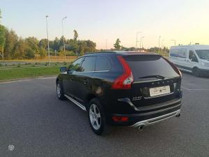 Black Volvo XC60 2011 in Ukmerge, with an engine capacity of 2.00 L and mileage of 281 thousand km for 6100 €, photo 5 on AUTOMOTO.COM.LV