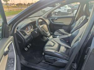 Black Volvo XC60 2011 in Ukmerge, with an engine capacity of 2.00 L and mileage of 281 thousand km for 6100 €, photo 10 on AUTOMOTO.COM.LV