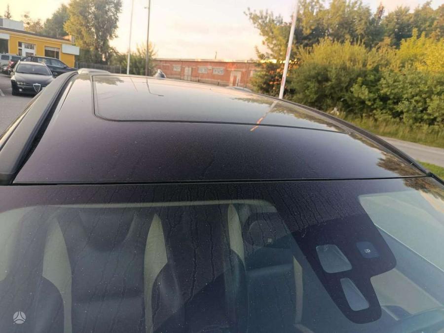 Black Volvo XC60 2011 in Ukmerge, with an engine capacity of 2.00 L and mileage of 281 thousand km for 6100 €, photo 17 on AUTOMOTO.COM.LV