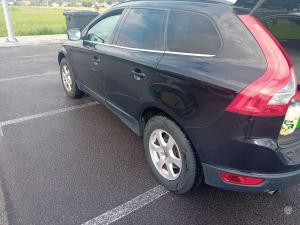 Black Volvo XC60 2011 in Taurage, with an engine capacity of 2.00 L and mileage of 278 thousand km for 6900 €, photo 5 on AUTOMOTO.COM.LV