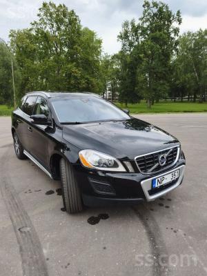 Melns Volvo XC60 2011 Rīga, ar dzinēja tilpumu 2.40 L un nobraukumu 376 tūkst. km par 8700 €, foto  vietnē AUTOMOTO.COM.LV