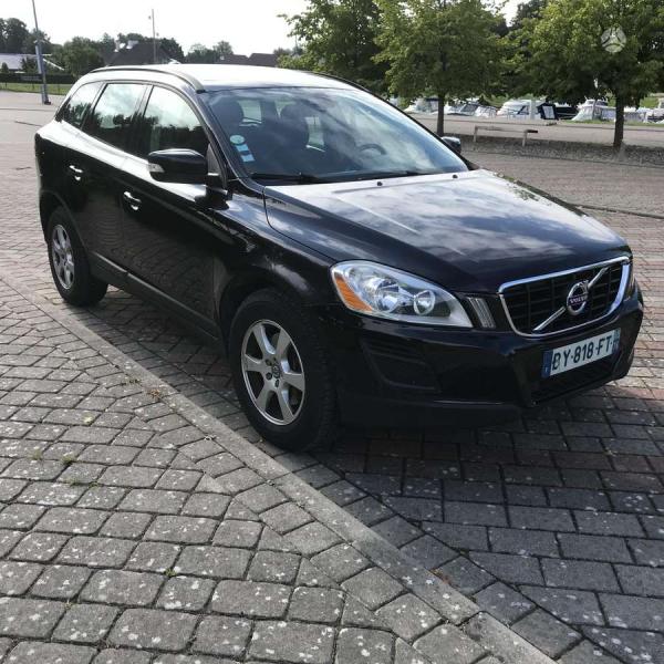 Melns Volvo XC60 2011 Šilutė, ar dzinēja tilpumu 2.40 L un nobraukumu 350 tūkst. km par 6500 €, foto 3 vietnē AUTOMOTO.COM.LV