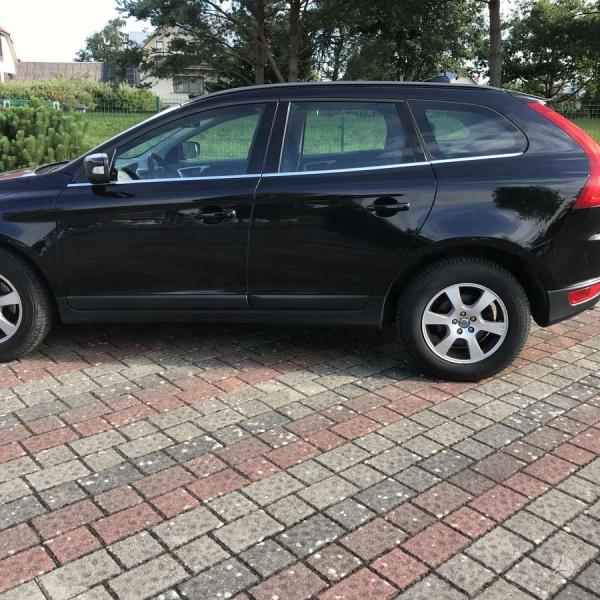 Melns Volvo XC60 2011 Šilutė, ar dzinēja tilpumu 2.40 L un nobraukumu 350 tūkst. km par 6500 €, foto 4 vietnē AUTOMOTO.COM.LV