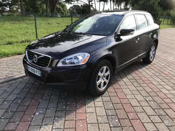 Melns Volvo XC60 2011 Šilutė, ar dzinēja tilpumu 2.40 L un nobraukumu 350 tūkst. km par 6500 €, foto 10 vietnē AUTOMOTO.COM.LV