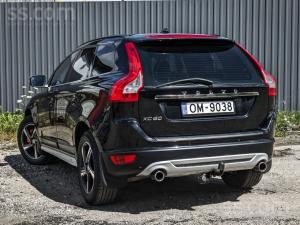 Black Volvo XC60 2011 in Tukums, with an engine capacity of 2.00 L and mileage of 314 thousand km for 7490 €, photo 5 on AUTOMOTO.COM.LV
