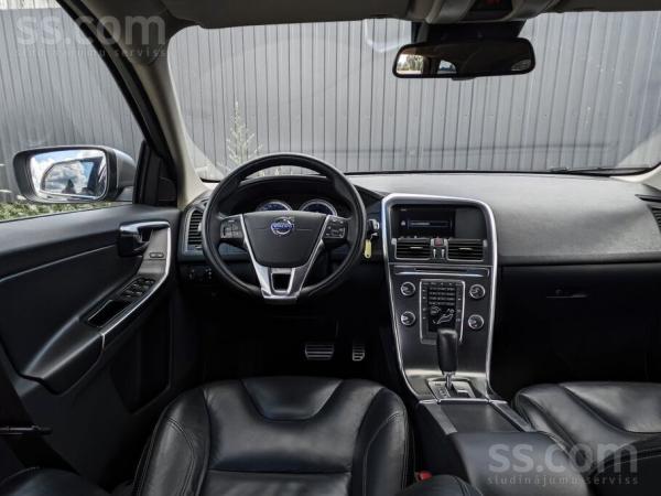 Melns Volvo XC60 2011 Tukums, ar dzinēja tilpumu 2.00 L un nobraukumu 314 tūkst. km par 7490 €, foto 5 vietnē AUTOMOTO.COM.LV