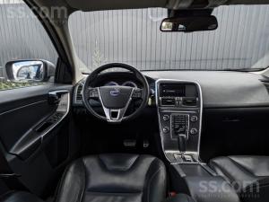 Black Volvo XC60 2011 in Tukums, with an engine capacity of 2.00 L and mileage of 314 thousand km for 7490 €, photo 6 on AUTOMOTO.COM.LV