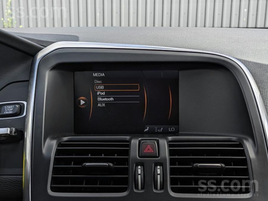 Black Volvo XC60 2011 in Tukums, with an engine capacity of 2.00 L and mileage of 314 thousand km for 7490 €, photo 13 on AUTOMOTO.COM.LV