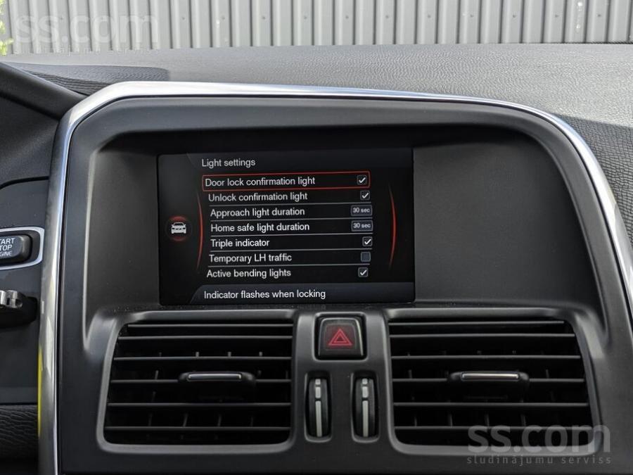 Black Volvo XC60 2011 in Tukums, with an engine capacity of 2.00 L and mileage of 314 thousand km for 7490 €, photo 16 on AUTOMOTO.COM.LV