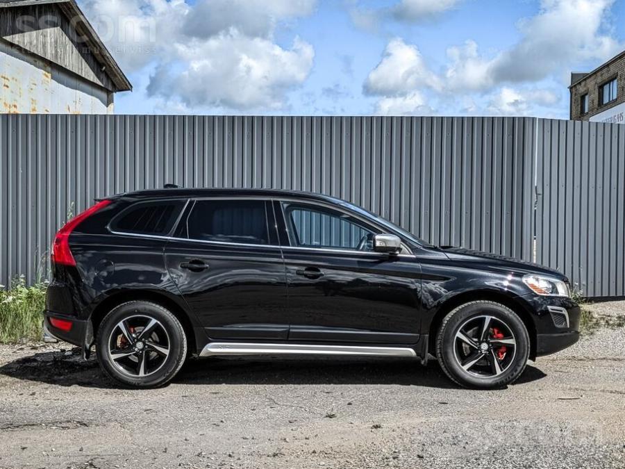Black Volvo XC60 2011 in Tukums, with an engine capacity of 2.00 L and mileage of 314 thousand km for 7490 €, photo 19 on AUTOMOTO.COM.LV