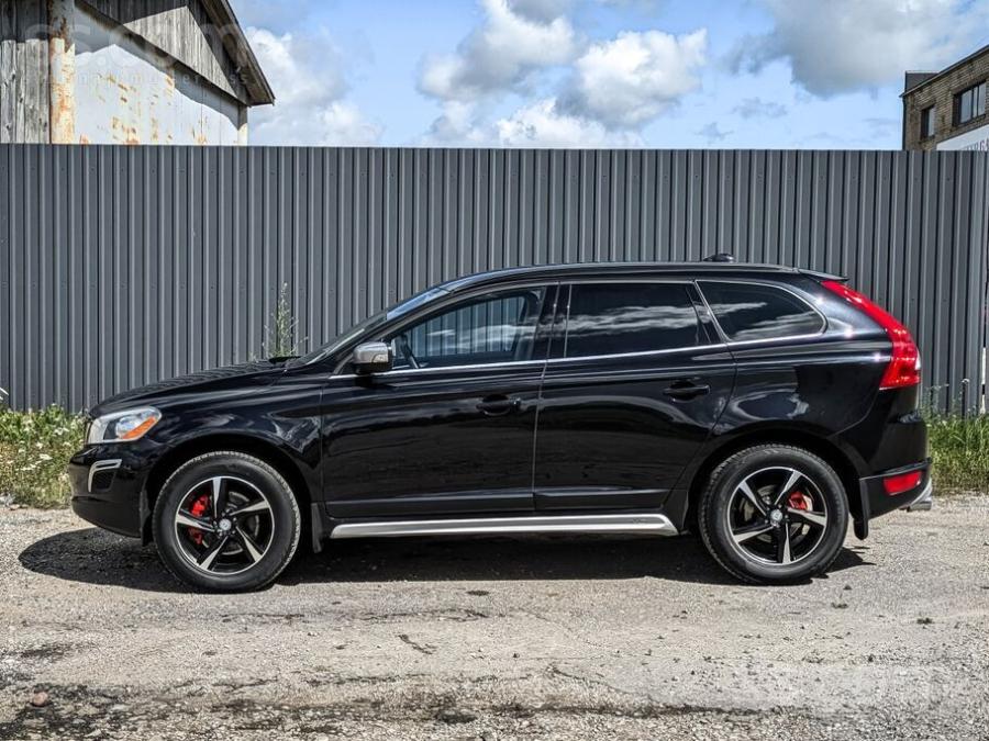 Black Volvo XC60 2011 in Tukums, with an engine capacity of 2.00 L and mileage of 314 thousand km for 7490 €, photo 20 on AUTOMOTO.COM.LV